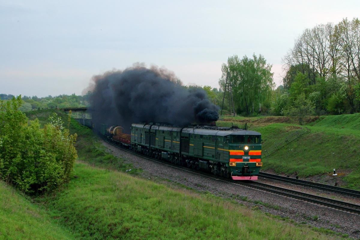 时不时喷黑烟的TE10系列内燃机车 - 知乎