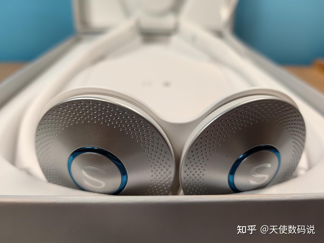 时尚轻便多功能佳品——SKG挂勃式肩颈按摩仪T5使用体验 - 知乎