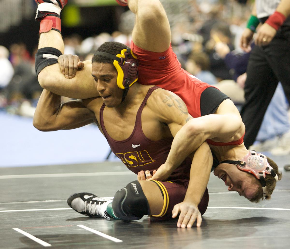 摔跤 | 世界上最古老的运动正活跃在NCAA的赛场 - 知乎