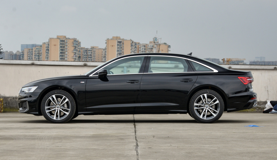 豪华轿车奥迪A6L，它的油耗会有多高？来看看车主们说出的答案 - 知乎