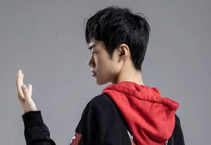 LOL：PDD最得意门生，带领YM夺冠，小龙堡将成下一个Knight？ - 知乎