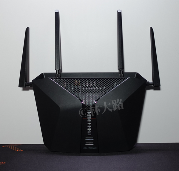 大路测评第2期：网件夜鹰RAX50的双重身份 - 知乎