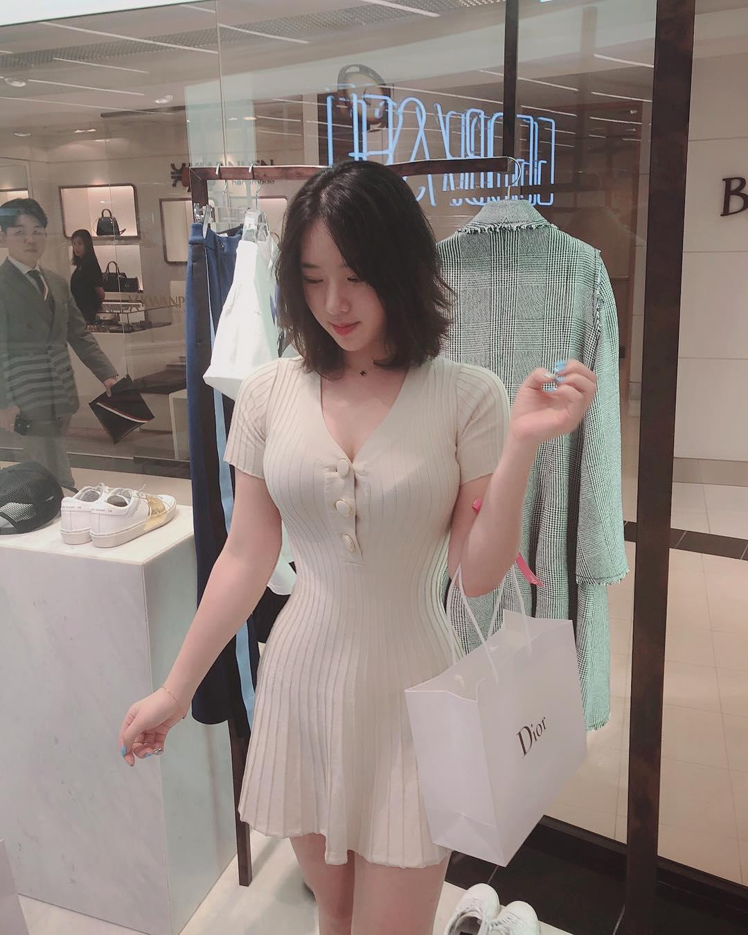 第259期 微胖韩国甜心女主播魔鬼身材惹人爱 - 知乎