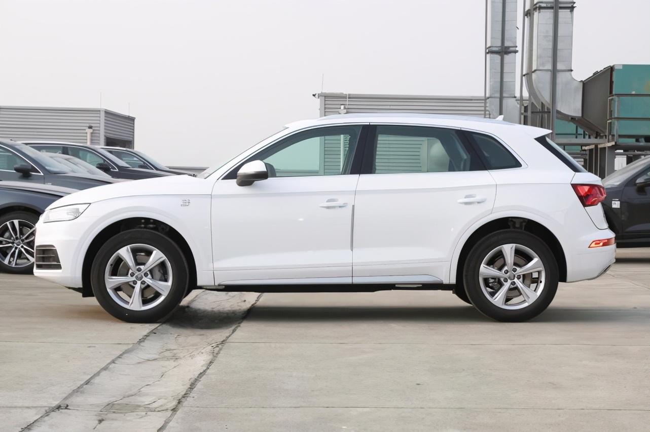 奥迪Q5L接地气了，标配四驱+2.0T，月销1.49万台 - 知乎