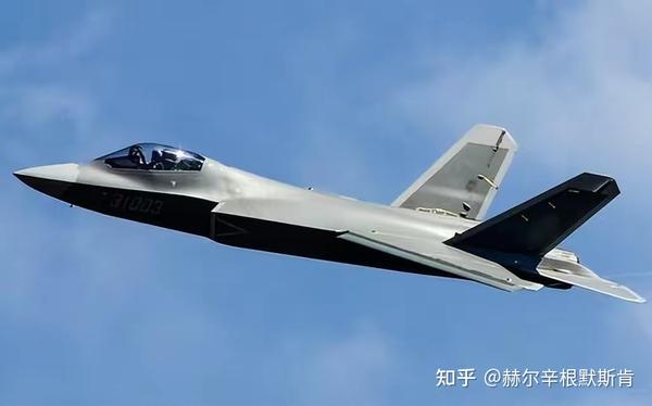 脱胎换骨的J35陆基版先来200架 - 知乎