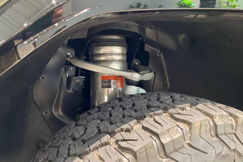 东风猛士 M817首秀！天元架构+华为ADS4.0，家用越野通吃？ - 知乎