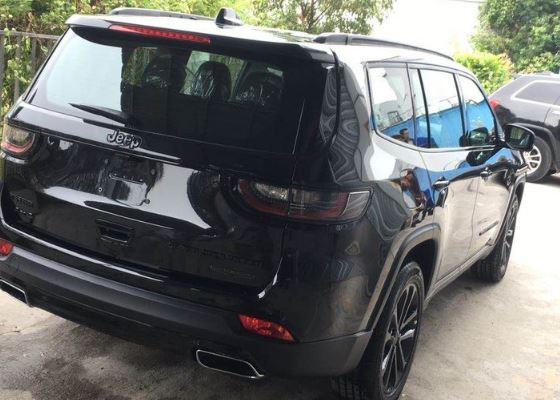 2020款Jeep大指挥官实车到店，轴距2800mm，配2.0T+9AT - 知乎