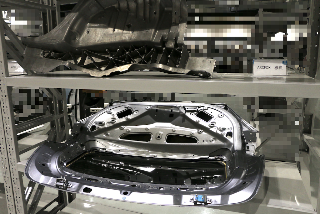 硬核解析！极狐αT/埃安LX/蔚来ES6三车拆解对比 - 知乎