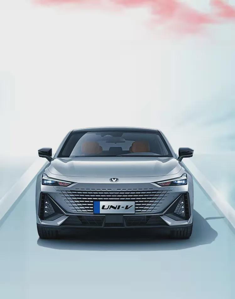 配电动尾翼，国产小A7？长安UNI-V预售10.89万元起 - 知乎