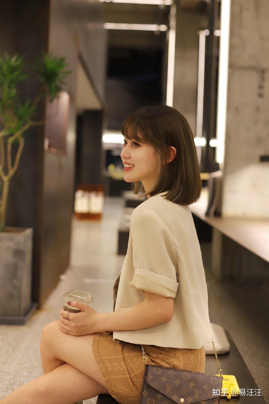喜欢的女孩儿发自拍,怎么回复显得高级? 知乎