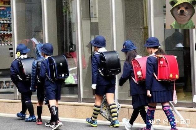 现在小学女生校服都要配白色连裤袜？ 知乎