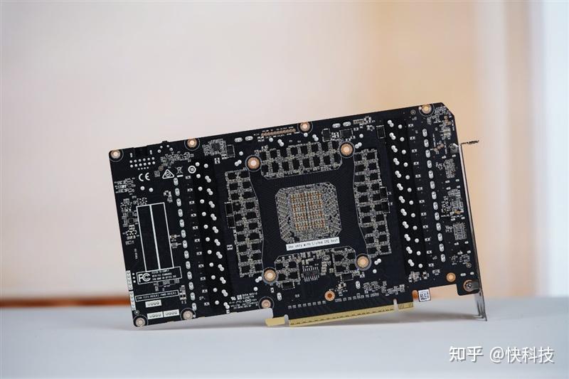 索泰RTX 5090D SOLID OC显卡评测：DLSS 4加持 无敌就是这么寂寞 - 知乎