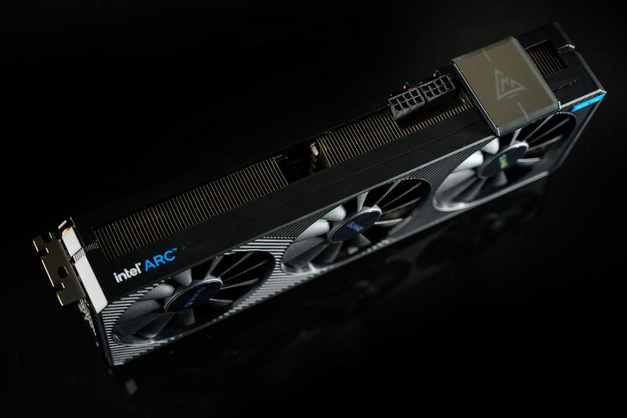 GUNNIR英特尔Arc A770、A750评测：游戏不过不失 生产力有惊喜 - 知乎