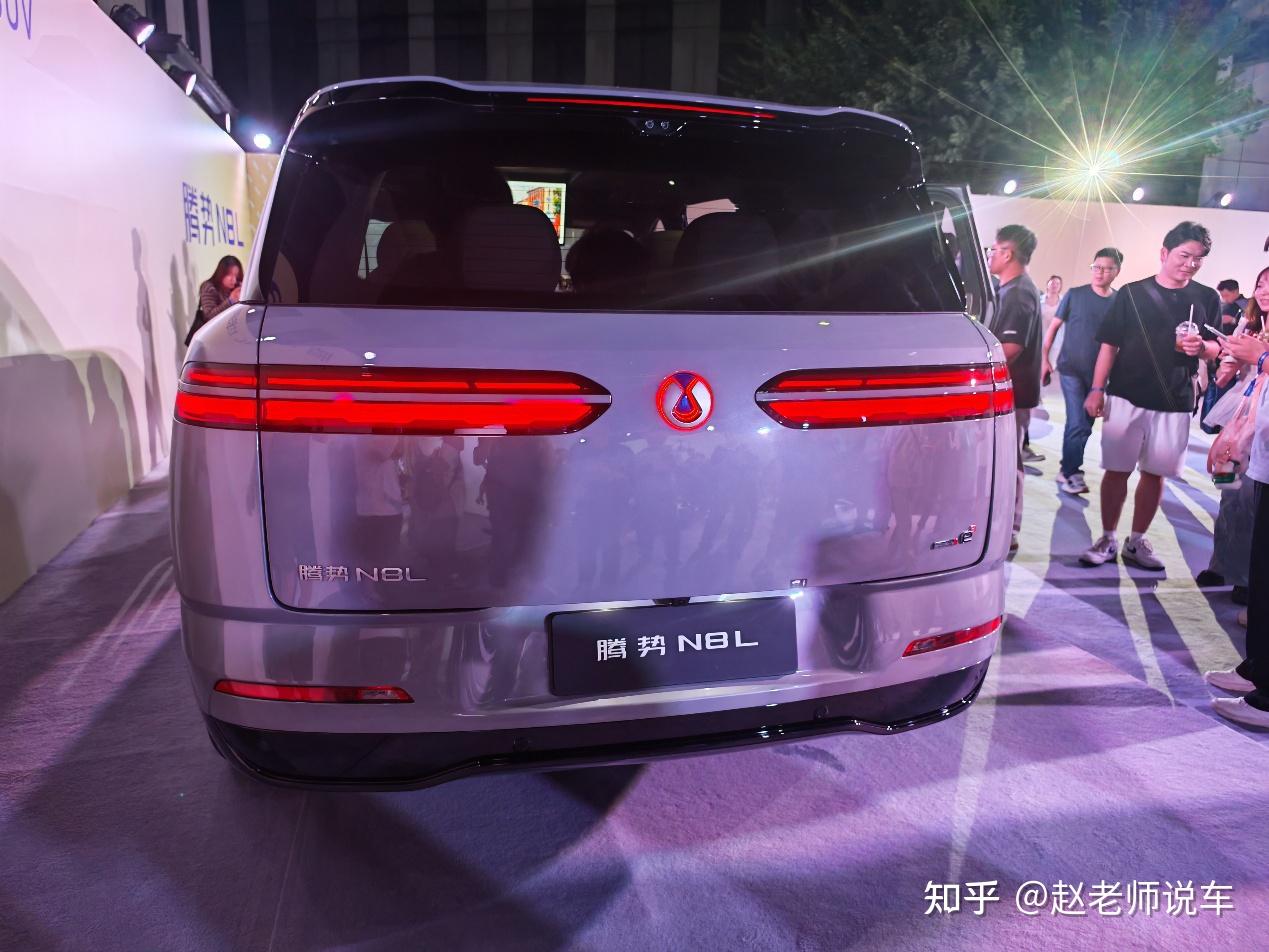 31.98万起，腾势N8L开启预售，技术看齐腾势N9，还有双拼色车身 - 知乎