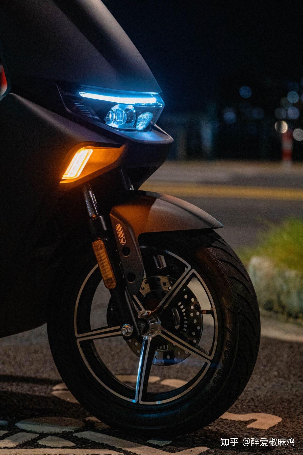 更帅更强更有诚意｜九号机械师Mmax110新国标电自天花板 - 知乎