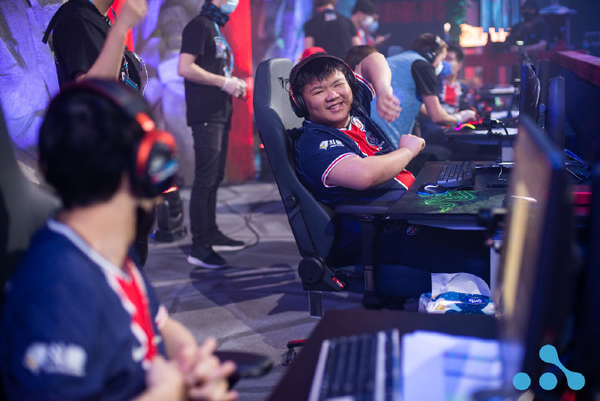 LGD.XinQ，奔向TI11 - 知乎