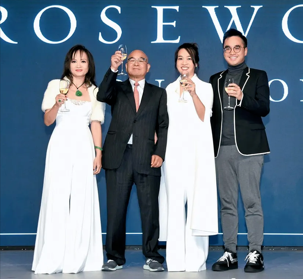 她是香港第三大富豪孙女，嫁钢铁大王孙子生3个孩子，今身家百亿 - 知乎