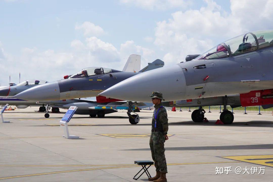 长春航展上大伊万唯二关注的战机——歼-11BG型有哪些用途？是歼-20不香了吗？ - 知乎