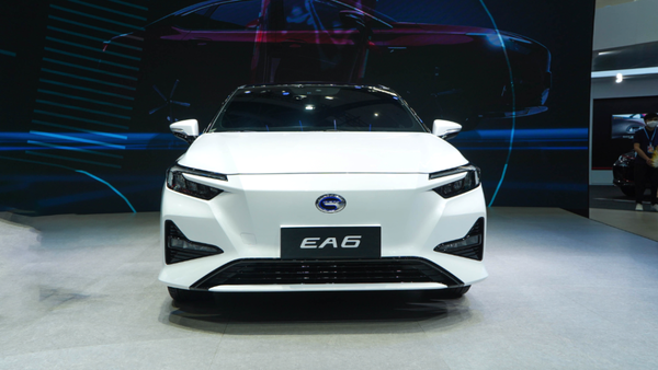 2020广州车展，广汽本田EA6亮相，合资自主的独特产物 - 知乎