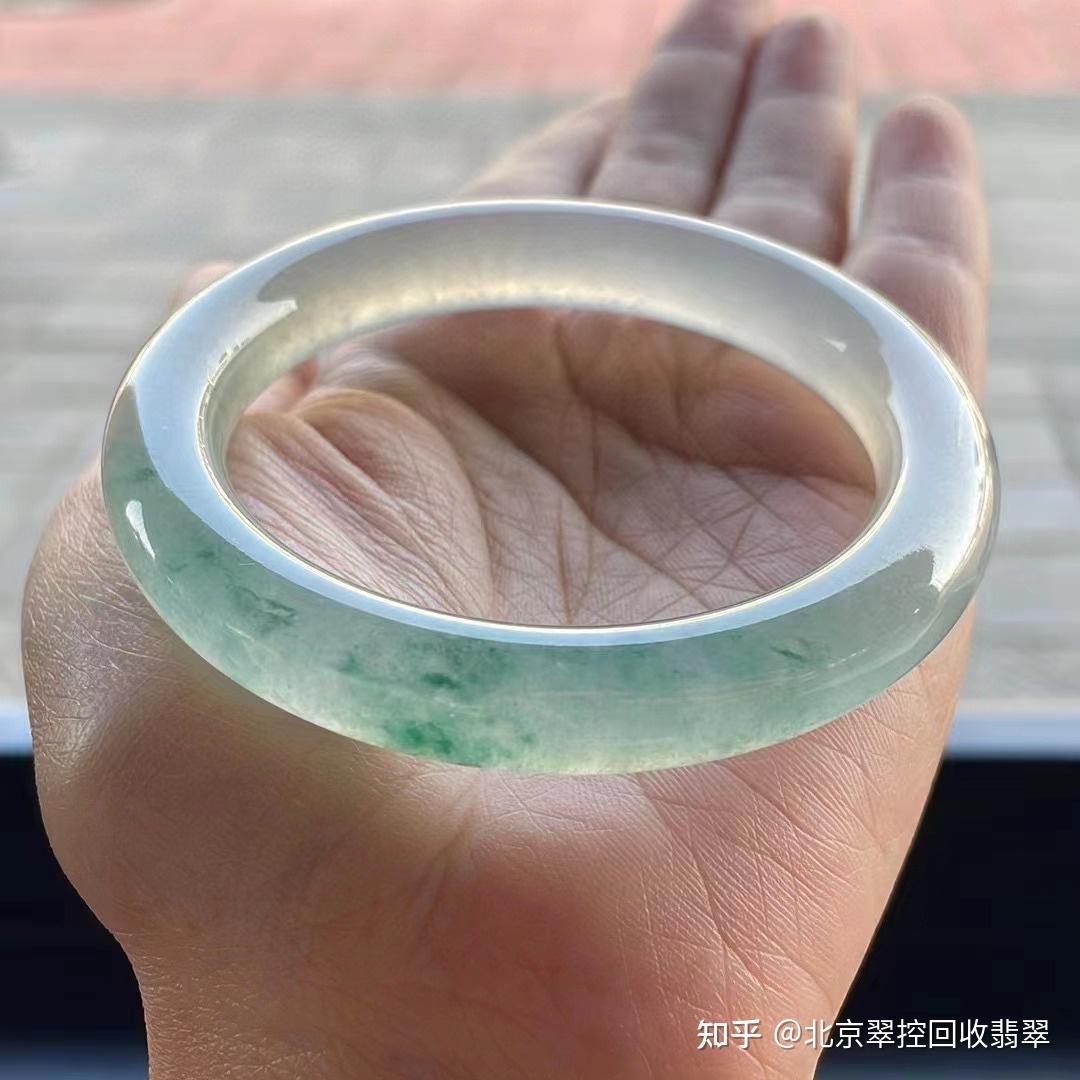 三招教你挑选翡翠手镯如何避坑 知乎