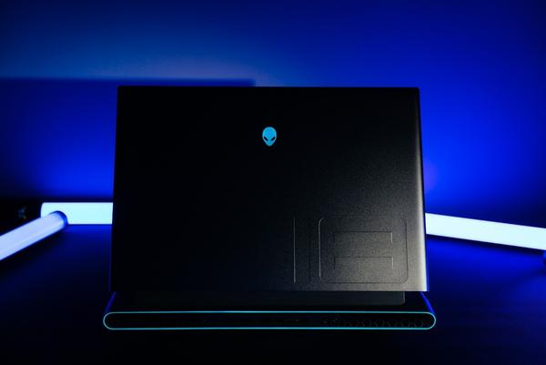 外星人Alienware m18评测：细节拉满，游戏体验新王者 - 知乎