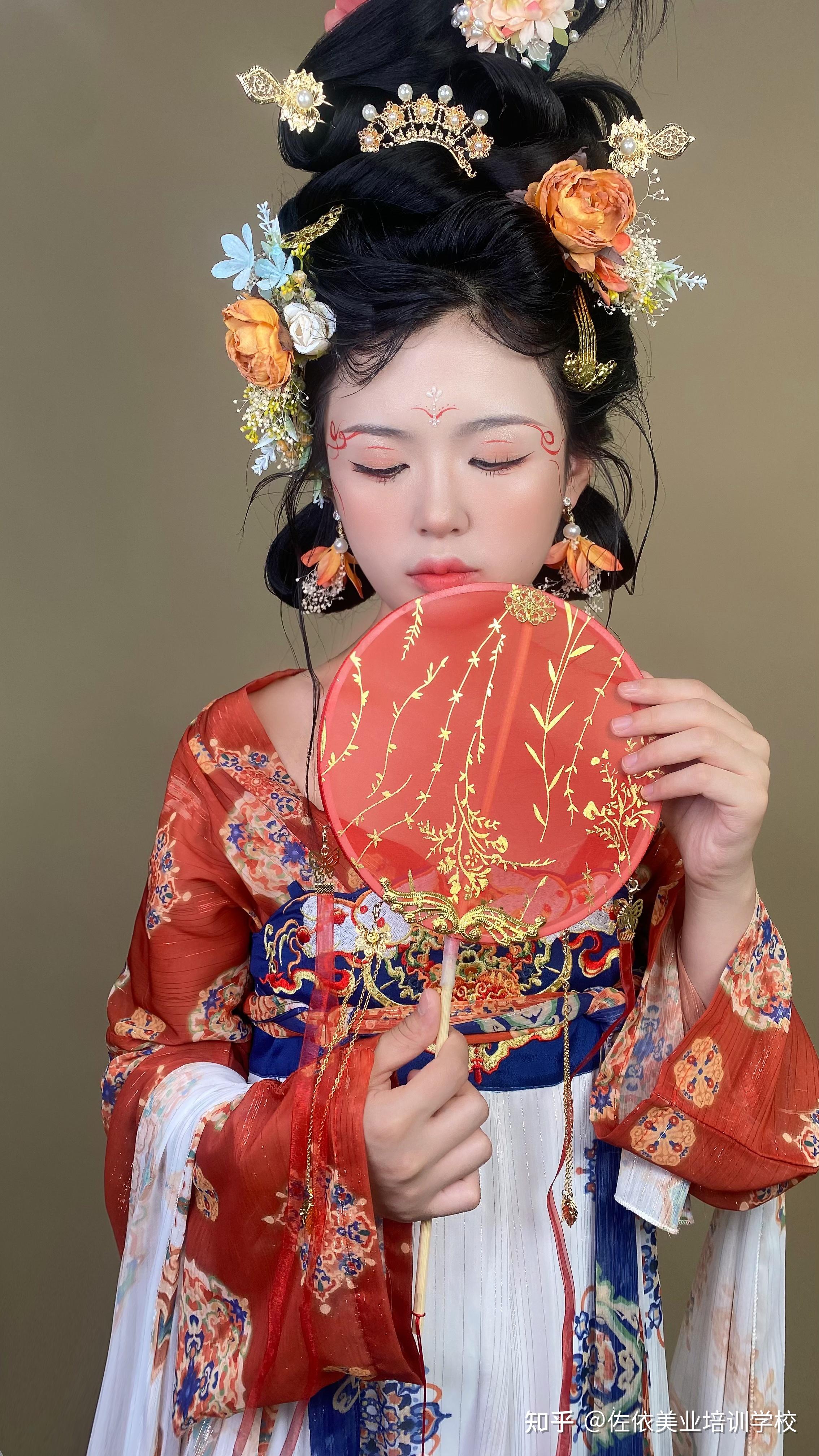 化妆培训学校哪个最好 知乎
