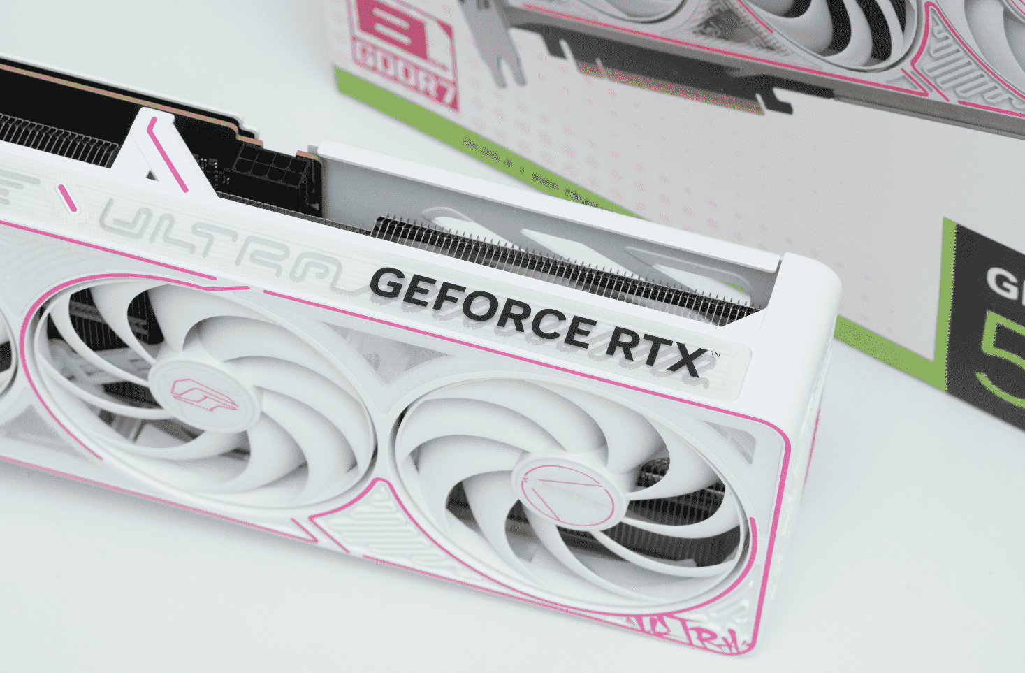 50系最值得买的显卡之一？七彩虹iGame GeForce RTX 5060 Ultra W OC 8GB性能测试 - 知乎