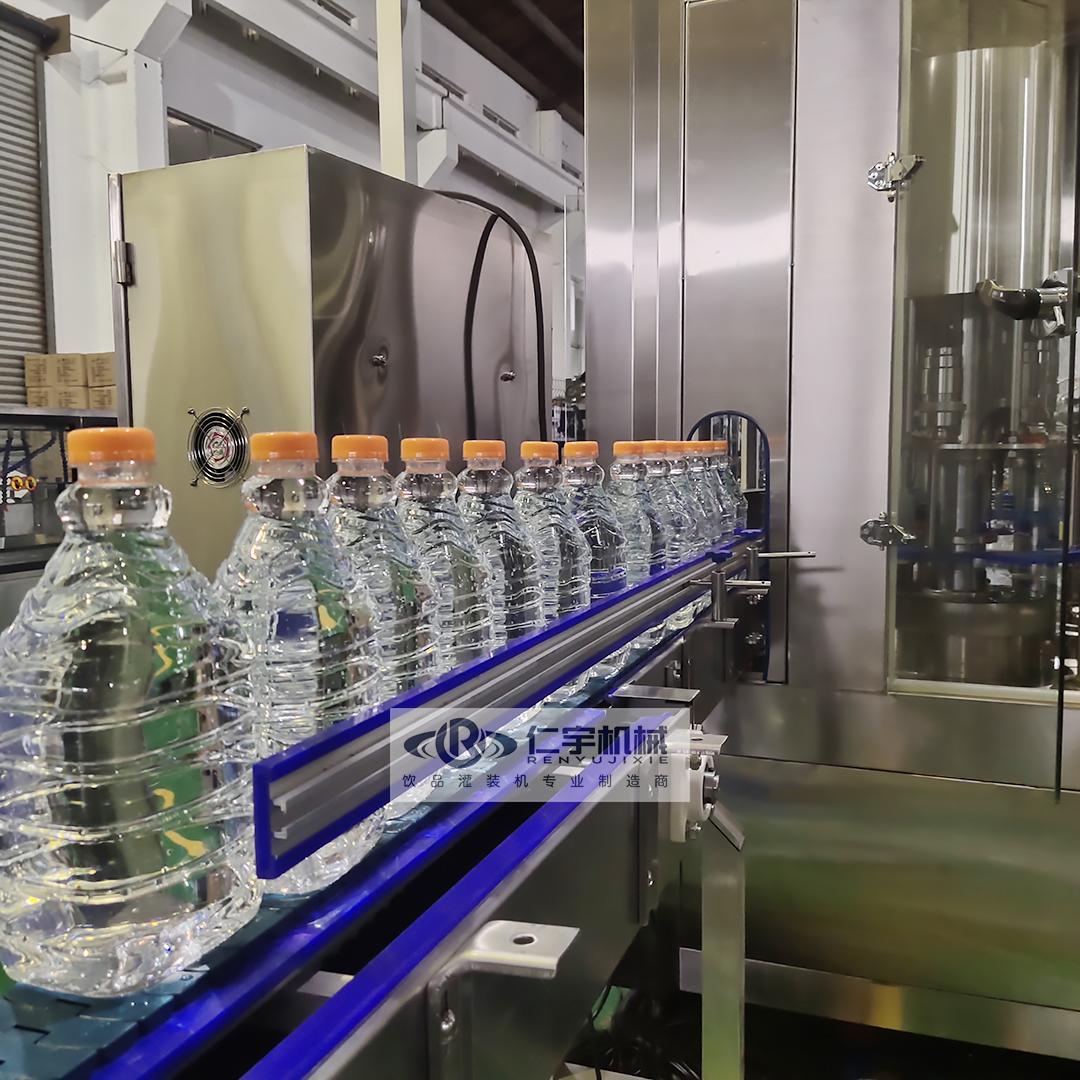 全自动三合一饮料灌装机 果汁饮料灌装设备 含气碳酸饮料灌装机 - 知乎