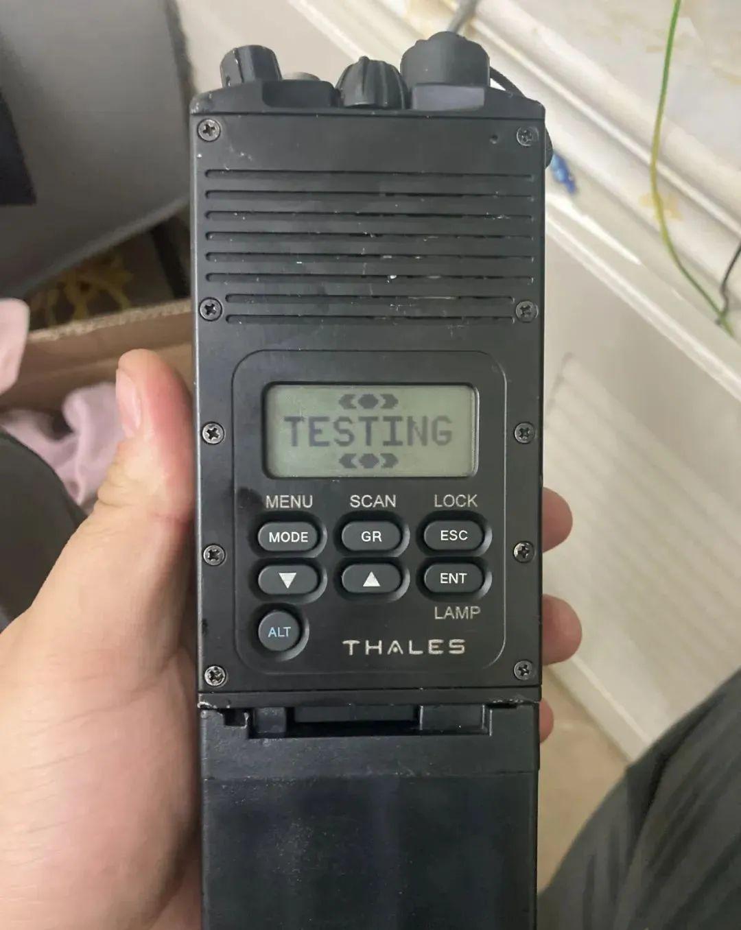 拆了一个美军电台PRC-148 JEM和配套车载功放AN/VRC-111，设计不是一般复杂！ - 知乎