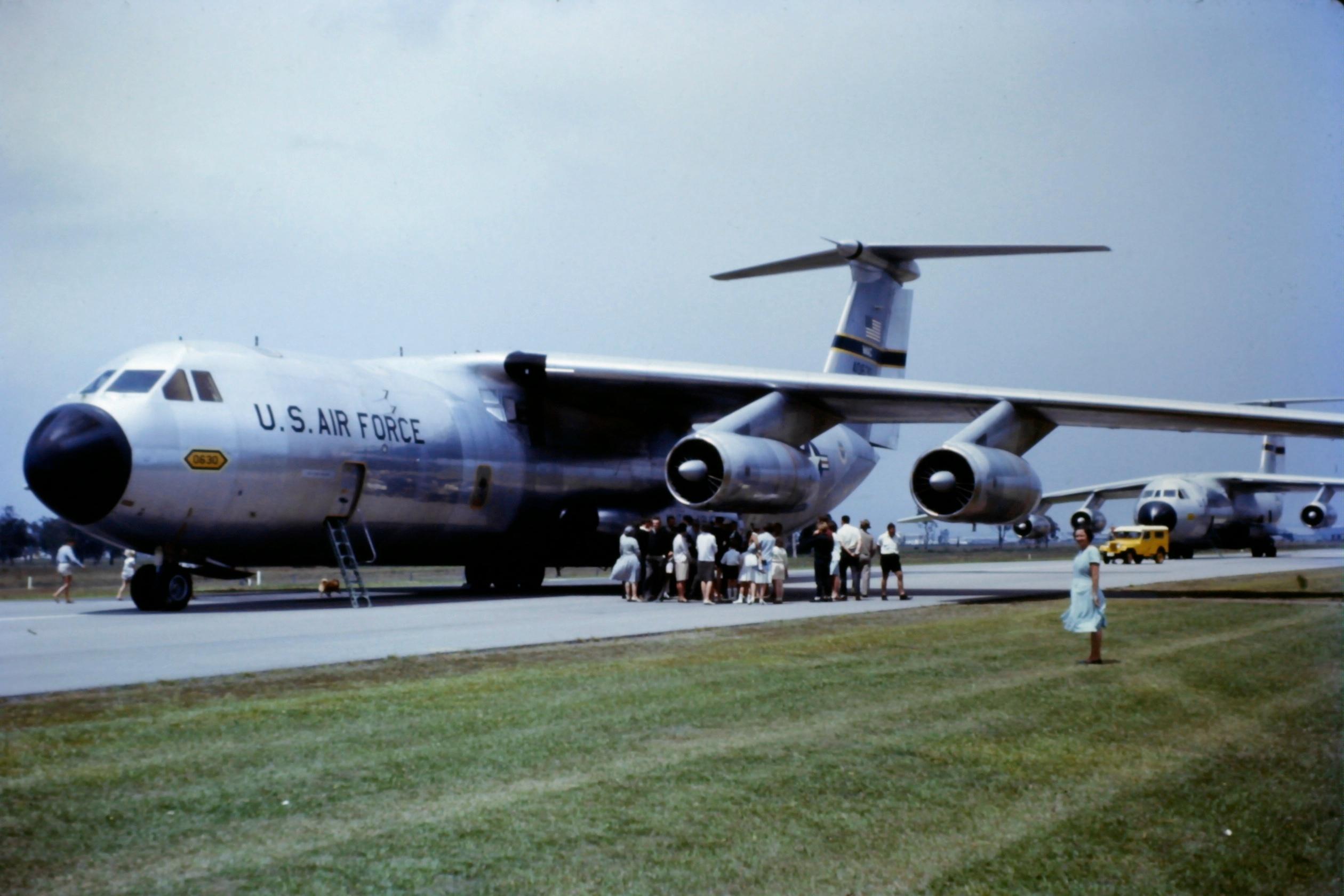 洛克希德C-141"星"式运输机 / Lockheed C-141 Starlifter（第一部分） - 知乎