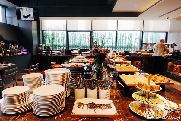 网易严选为什么要联合亚朵一起做酒店？ - 知乎