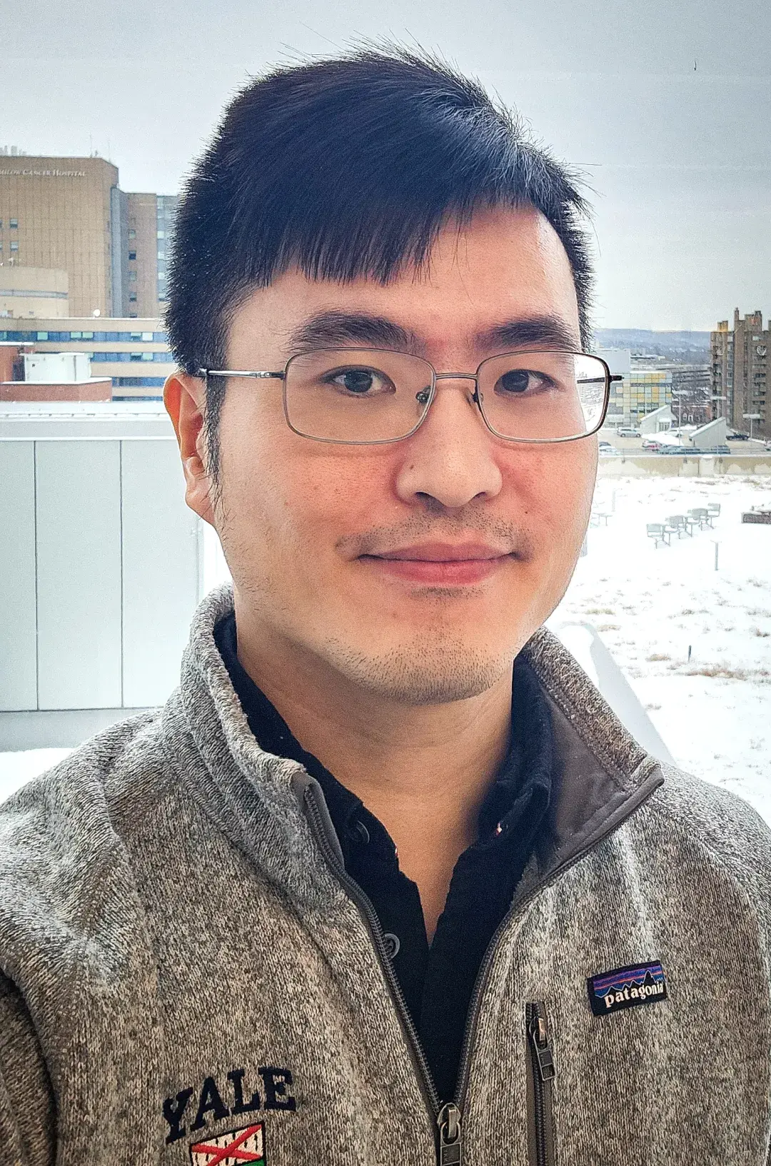 300年后牛顿法得到改进，修改泰勒展开式，收敛速度更快 - 知乎