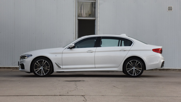 新款宝马530Li上市，领先型够用/豪华型完美，值得多花4万吗？ - 知乎