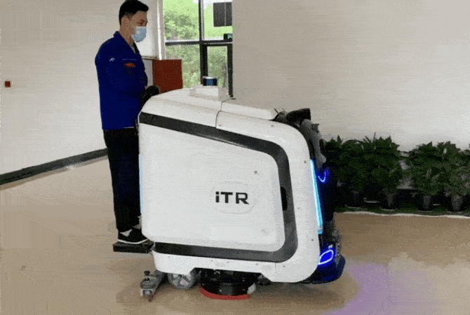 大面积场景清洁优解，iTR第二代大型商用清洁机器人新300迭代升级 - 知乎