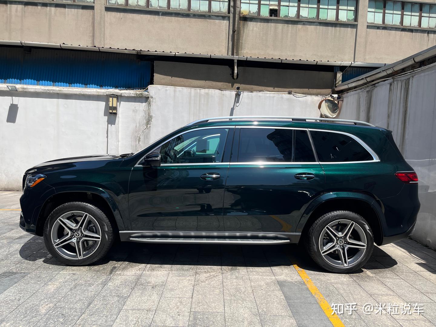 祖母绿全新高配加规奔驰GLS450，稀有宝石外观更具性价比？ - 知乎