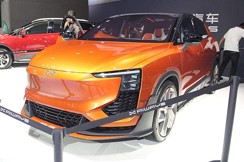 强化"运动"气质 曝爱驰跨界轿跑SUV U6生产谍照 - 知乎