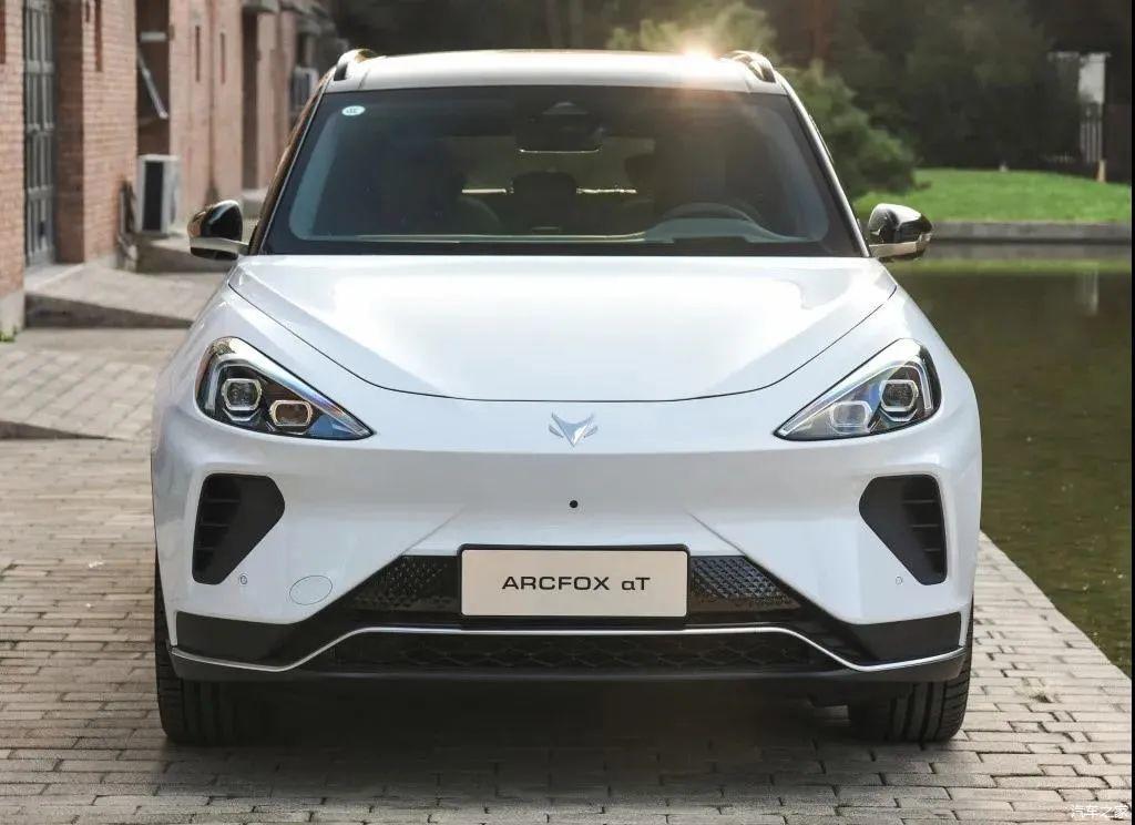 北汽新能源入局高端之战 ARCFOX αT上市售24.19万起 - 知乎