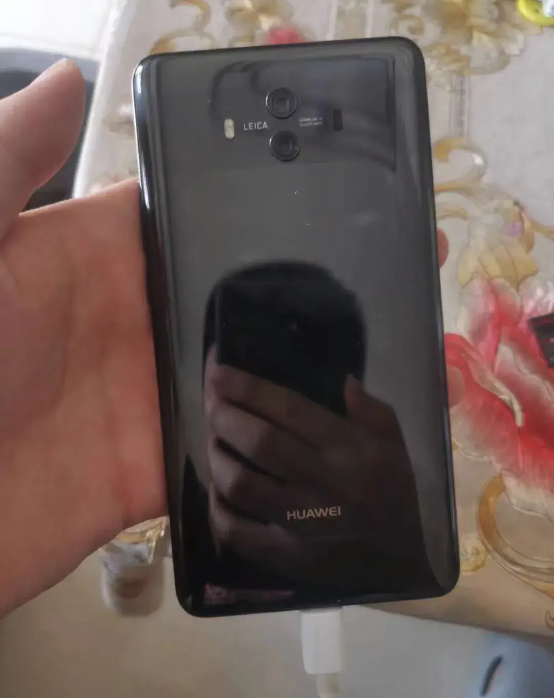 家人仍在用7年前的华为Mate10，怎么劝都不愿换！ - 知乎