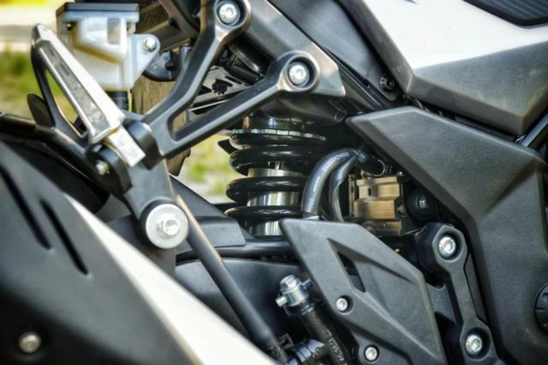 让一众媒体老师“翻车”的豪爵DR300怎么样？中国摩托车联合测评 - 知乎