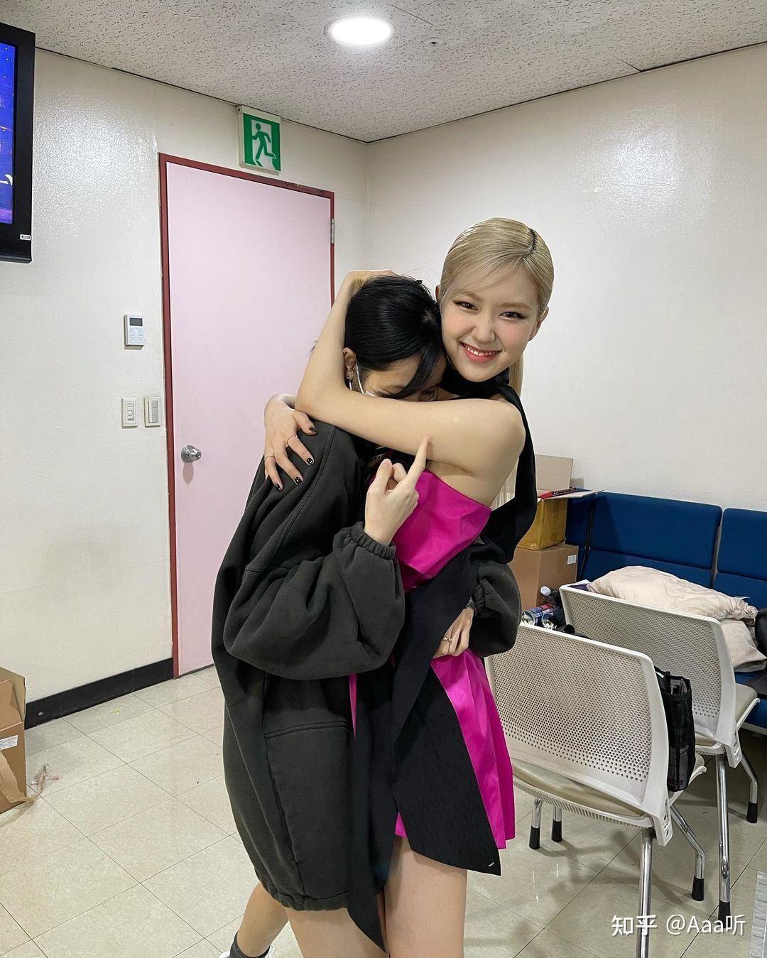 ROSIE 绝美图集 - 知乎