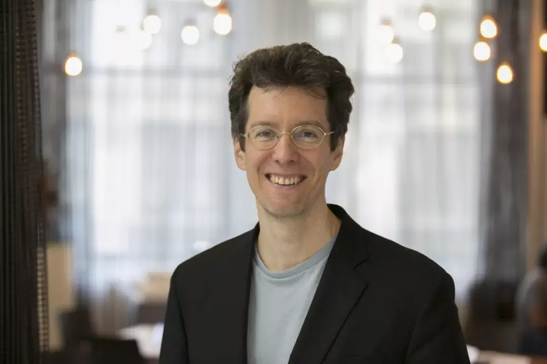 意外去世的天才物理学家：曾是美国首位物理奥赛金牌得主，诠释了最深邃的量子引力理论 - 知乎