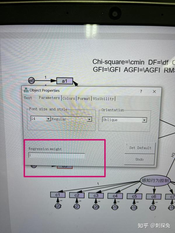 Amos运行之后显示不出路径系数，旁边只有Default model，上面的分析按钮一直是灰色怎么解决？ - 知乎