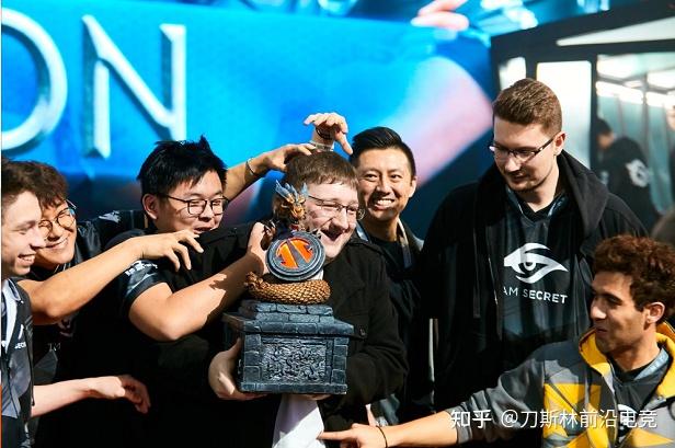DOTA2：FNC教练Sunbhie采访，晋级TI10和临场换人有关 - 知乎