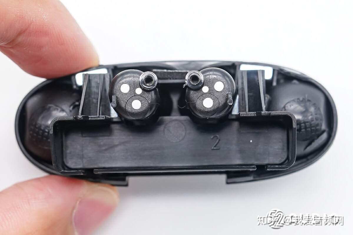 N06真无线耳机拆解，单芯片电源管理方案，实现快速地产品落地 - 知乎