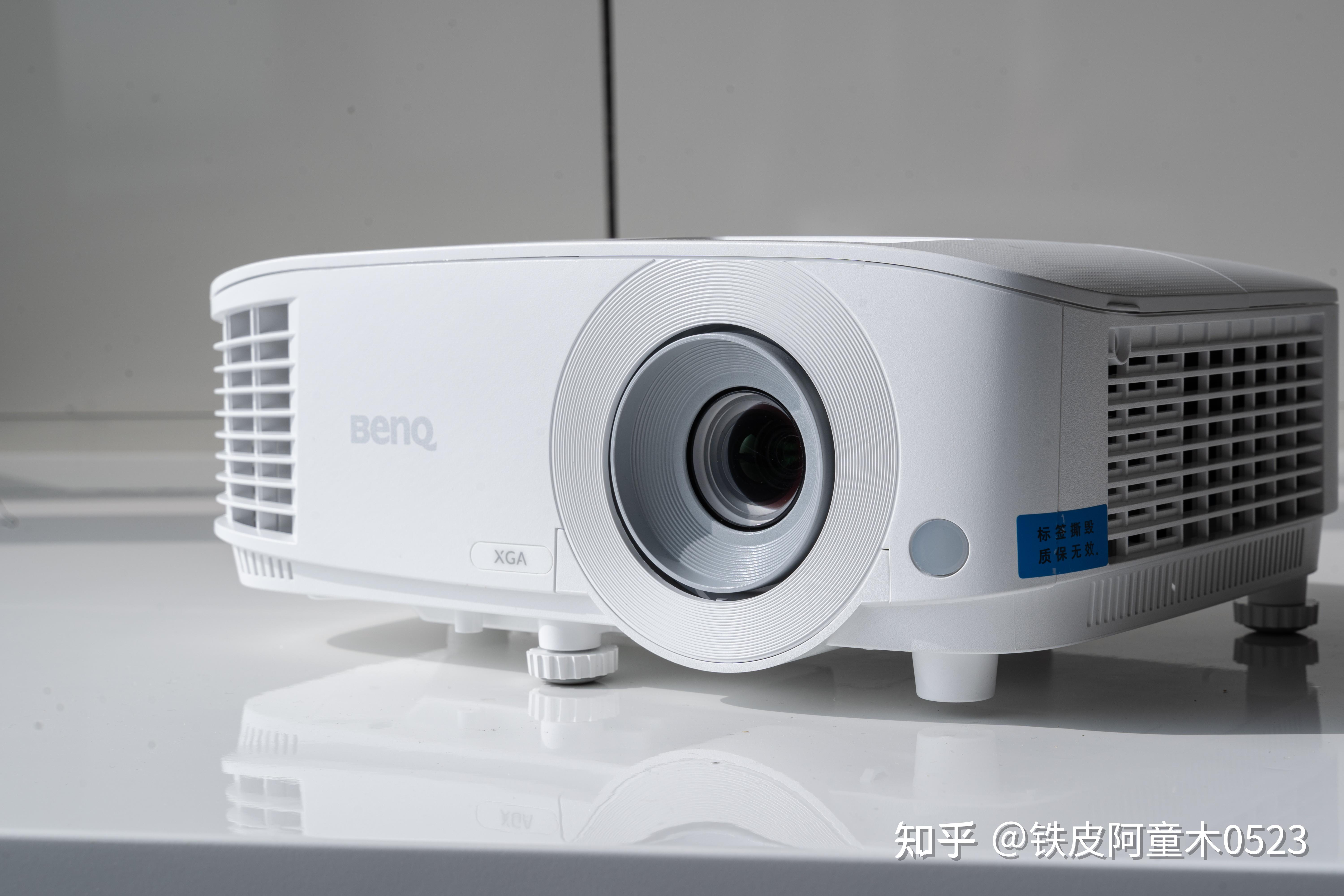 超亮大尺寸投屏，效率更翻倍！Benq 明基E520商用投影仪体验 - 知乎