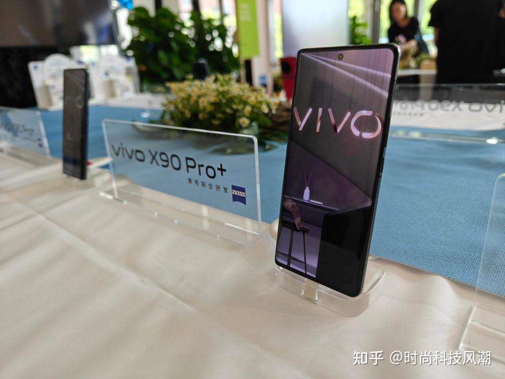 蓝蓝也能出cp!vivo和蔡司合作三年 光学科技和手机影像融洽无间 知乎