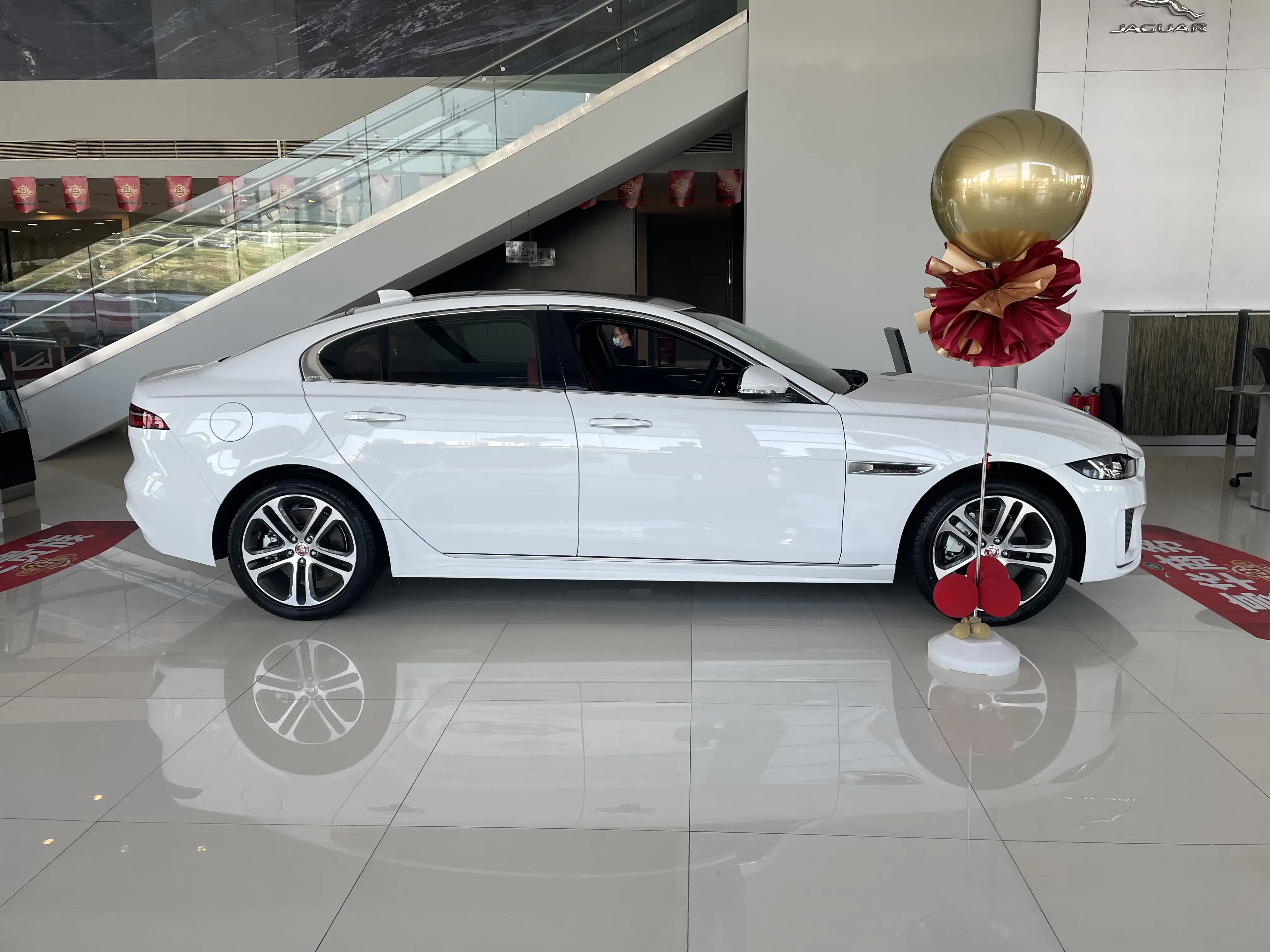 暗探4S店｜高功率后驱8AT 25万落地的捷豹XEL凭什么卖不过CT5? - 知乎