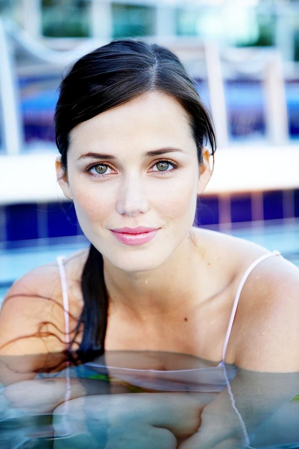 Female 秘鲁 玛丽亚·朱莉娅·曼蒂拉（María Julia Mantilla） - 知乎