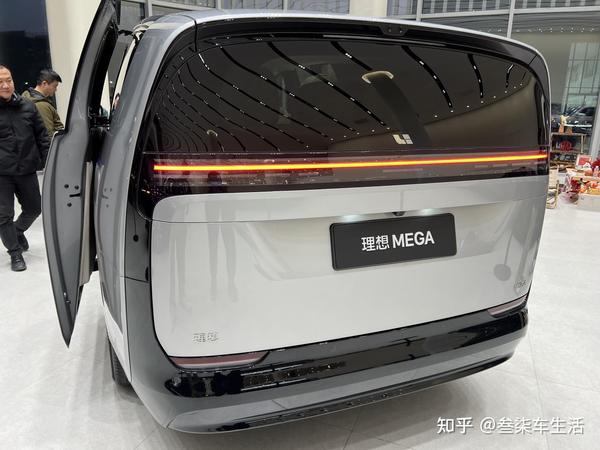 定价高了！售价55.98万元的理想MEGA，也许并不太理想 - 知乎