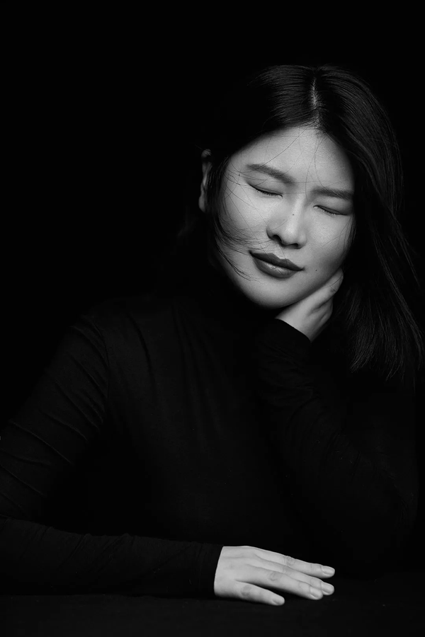 JUSEN美学｜诠释黑白的力量「非黑即白的我们」 - 知乎
